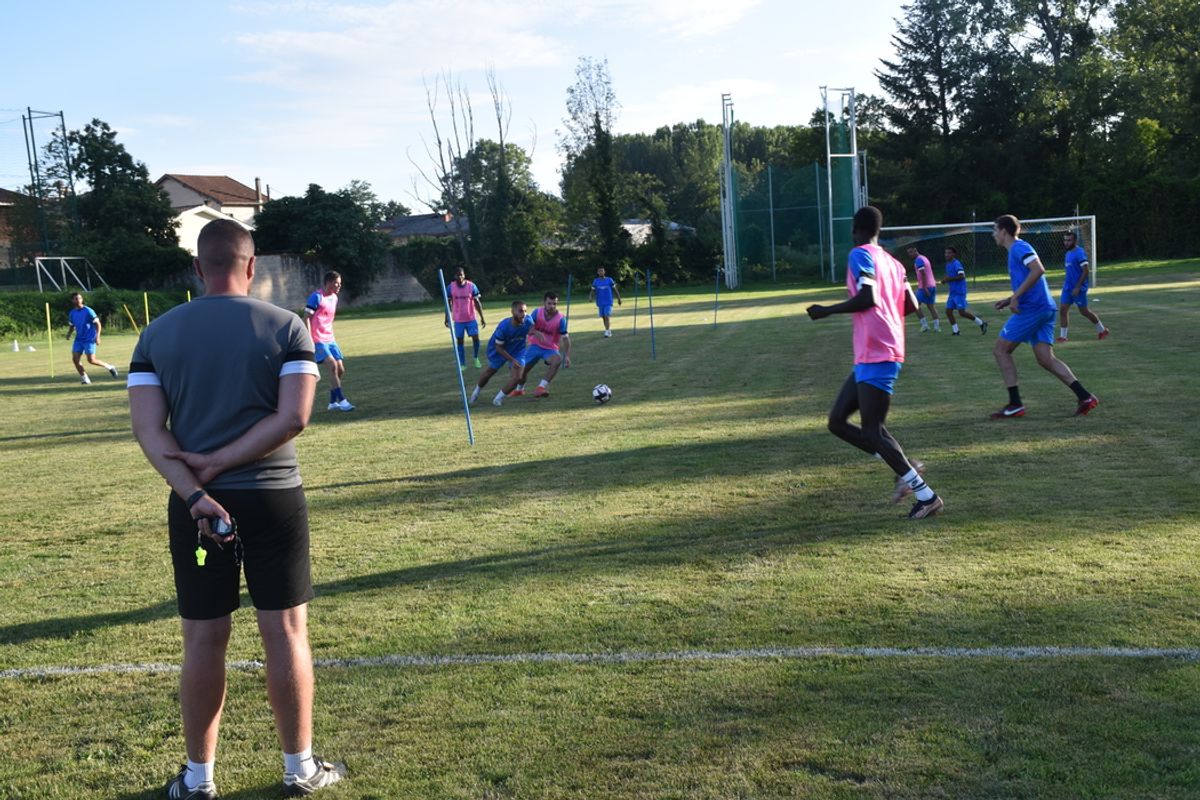 Lancement de l'exercice 2023-2024 au SAT Football avec la volonté de ...