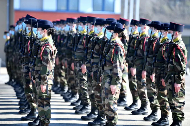 Ces « mauvaises » tribunes qui « desservent l’armée » - Le Journal du ...