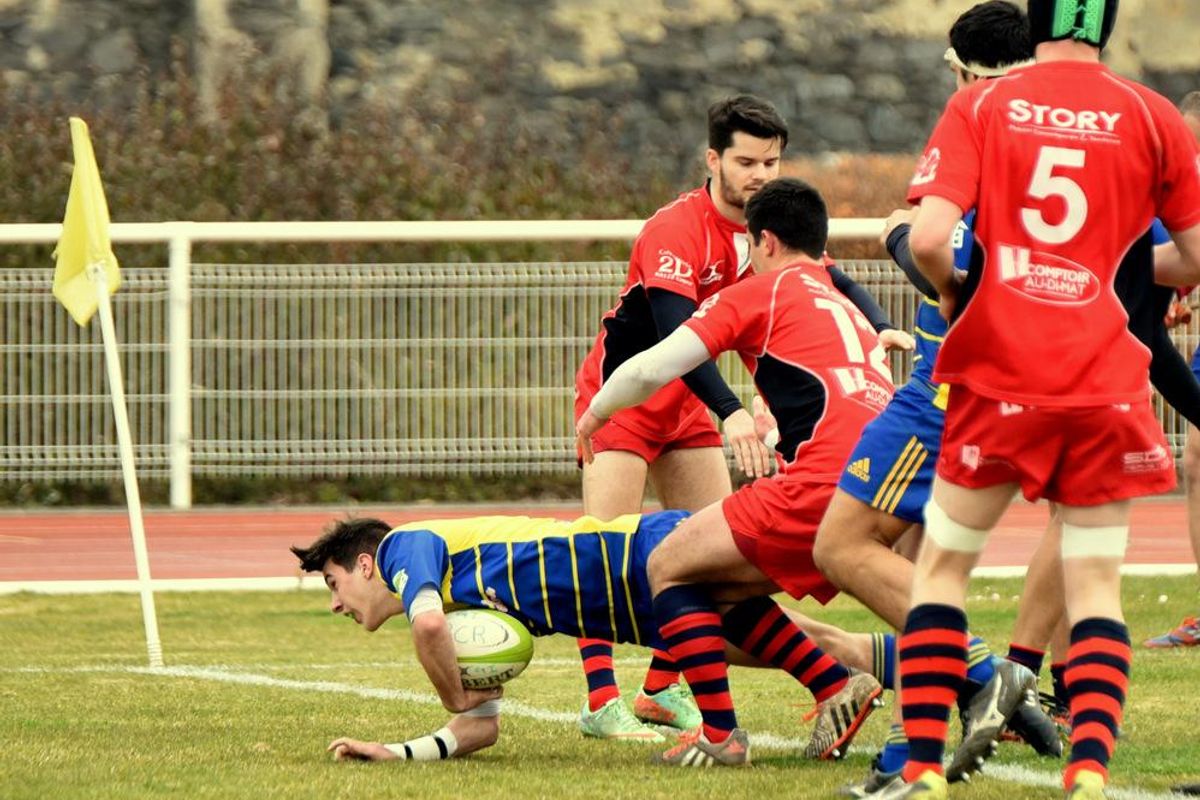 RIOM. Les joueurs déroulent devant le Stade Clermontois (66-6) - La ...