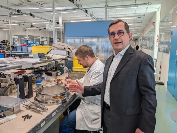 Découvrez MKS, fabricant de pièces de très haute précision, vendues à ...