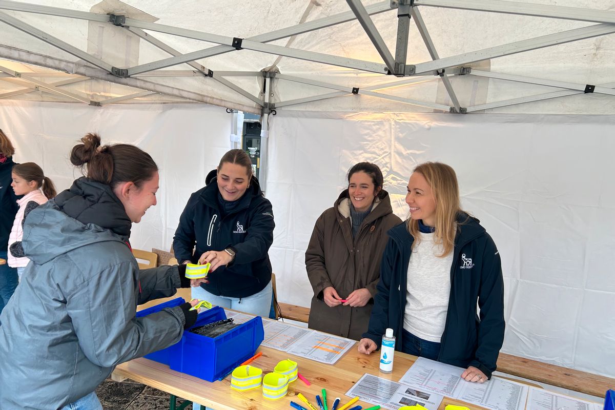 "Si en courant, je peux aider" : à Chartres, jeunes et adultes s ...