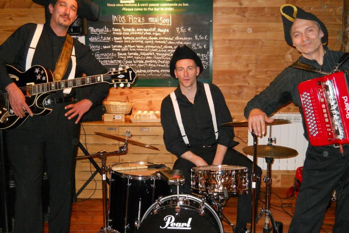 LOUPE. La vie de château pour Les Mouchicos - L’Écho Républicain