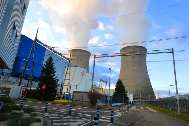 Centrale nucléaire : une concurrence naît-elle entre Dampierre-en-Burly ...