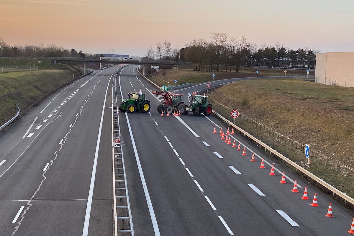 Les blocages du péage et de l'autoroute A71 devraient être levés "ce ...