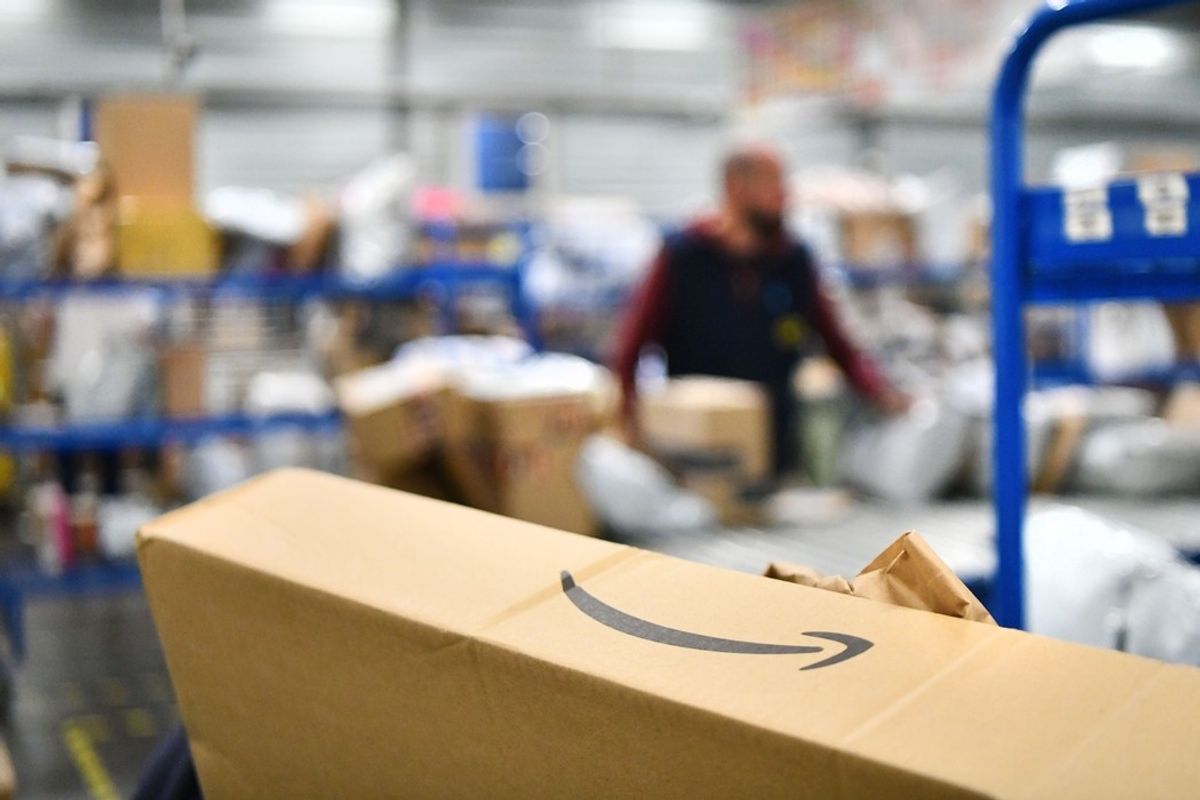 7.000 emplois créés, 4 nouveaux centres de distribution : Amazon ...