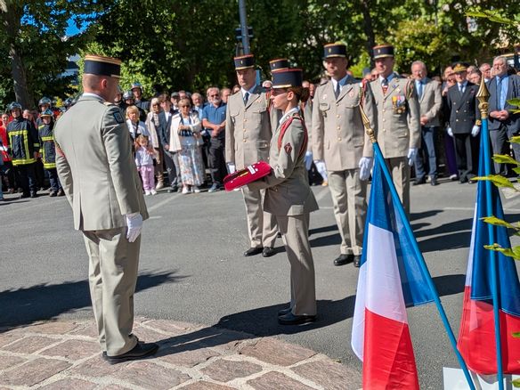 À Brive, une jeunesse nombreuse dans une foule recueillie pour la ...