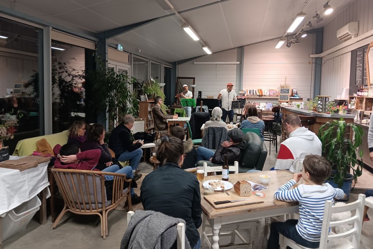 À la Roseraie de Morailles "jamais deux scènes ouvertes ne sont ...