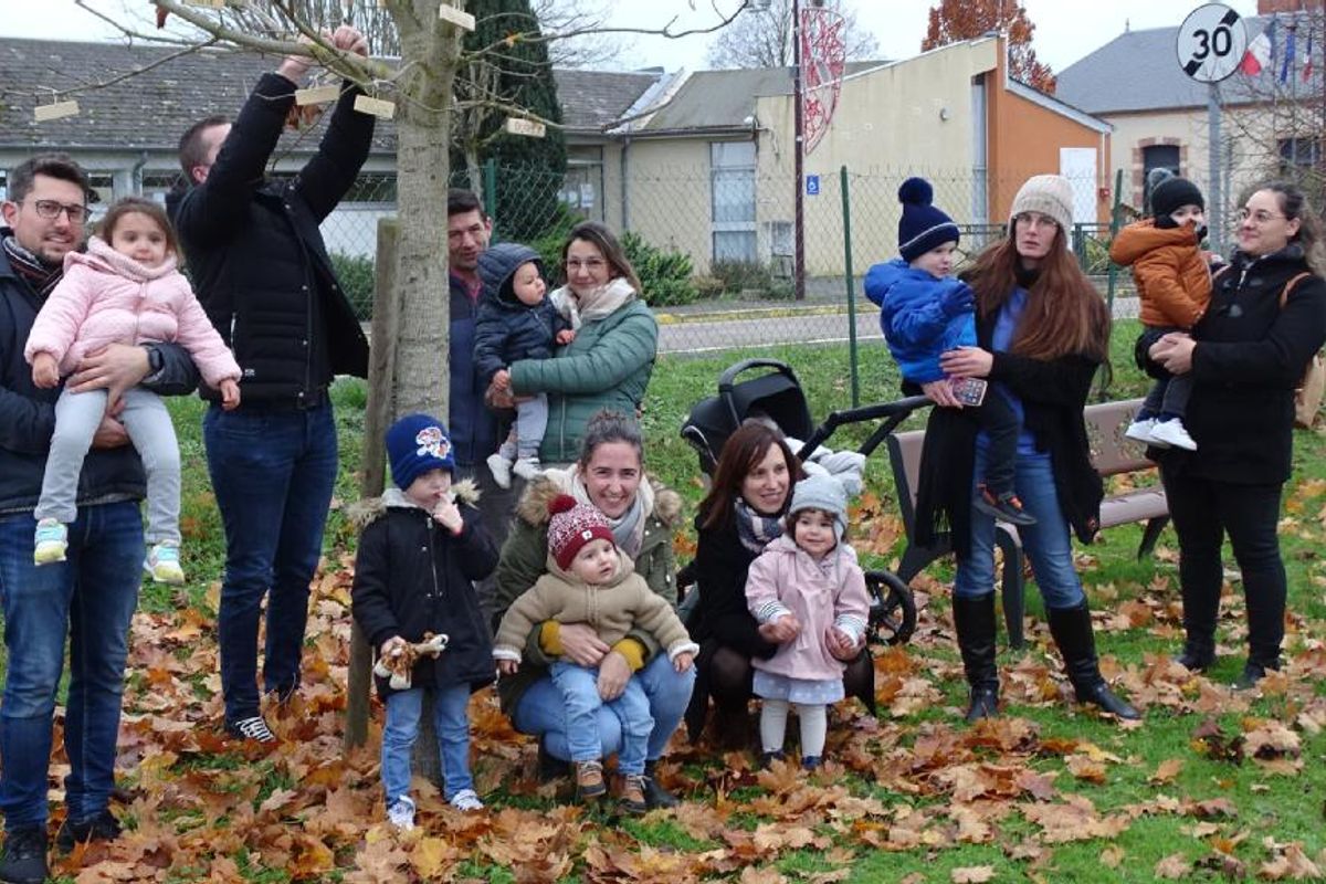 ALLOUIS. L’arbre des nouveau-nés - Le Berry Républicain