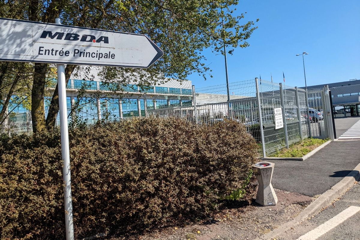 Les salariés de MBDA, à Bourges, évacués après la découverte d'une bombe de la seconde Guerre ...
