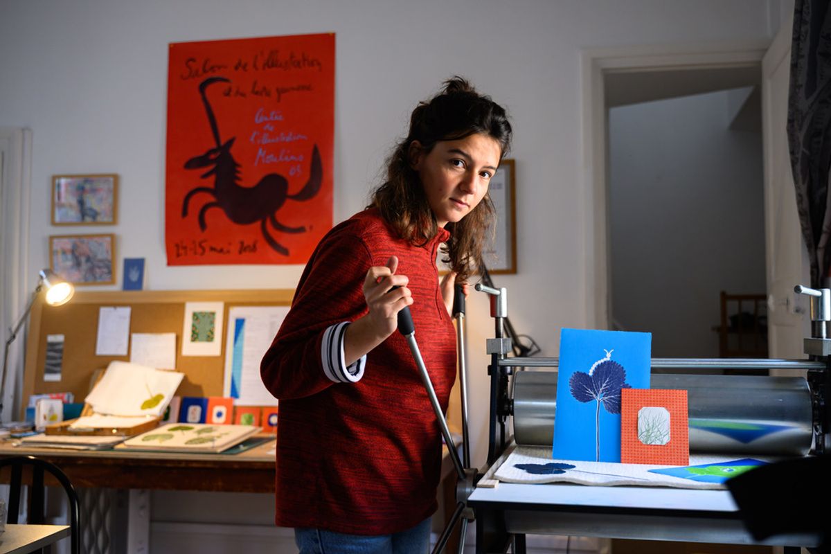 "Toujours étonnée par le résultat" : Emma Rivet, nouvelle artiste en ...