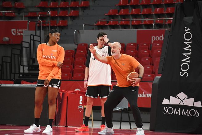 À la veille d'un match capital, le Bourges Basket a découvert le ...