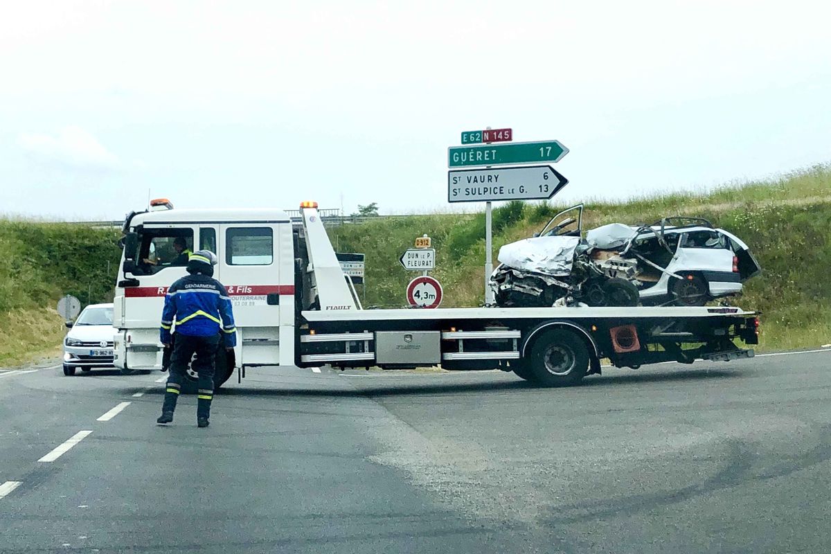 Un mort dans un choc frontal entre un camion et une voiture sur la RN 145 en Creuse - La Montagne