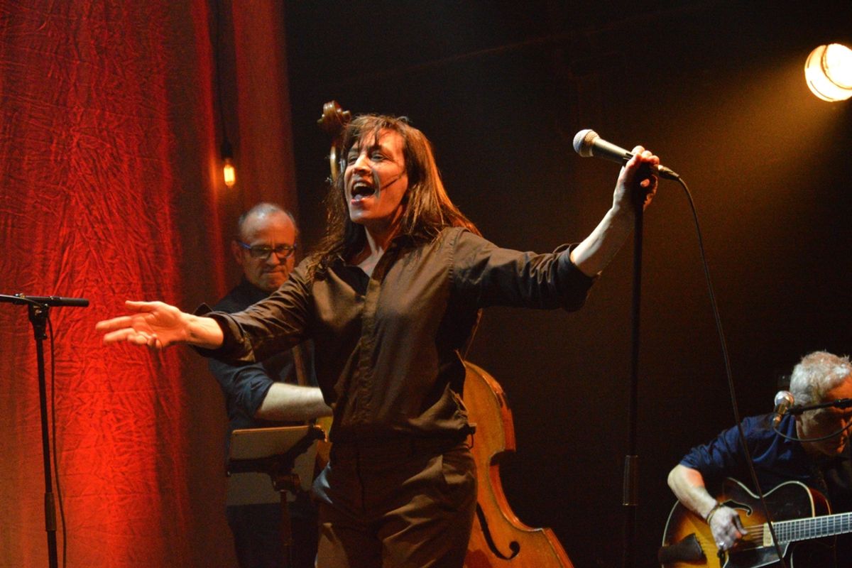 Entretien avec Jil Caplan qui fait escale en Auvergne le temps d'un concert à Blesle - La Montagne