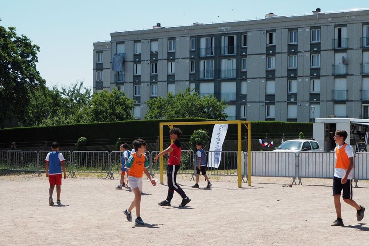 Une journée football pour créer du lien pendant les travaux du Clos-du ...