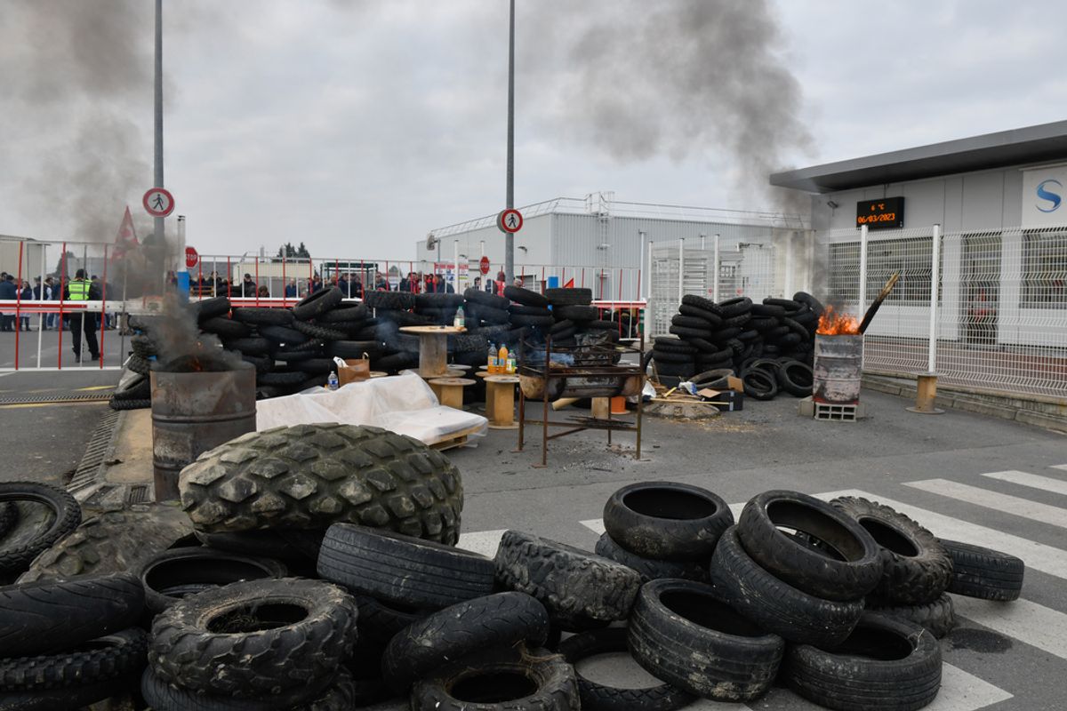 Septième jour de grève chez Safran, dans l'Allier : les entrées du site ...