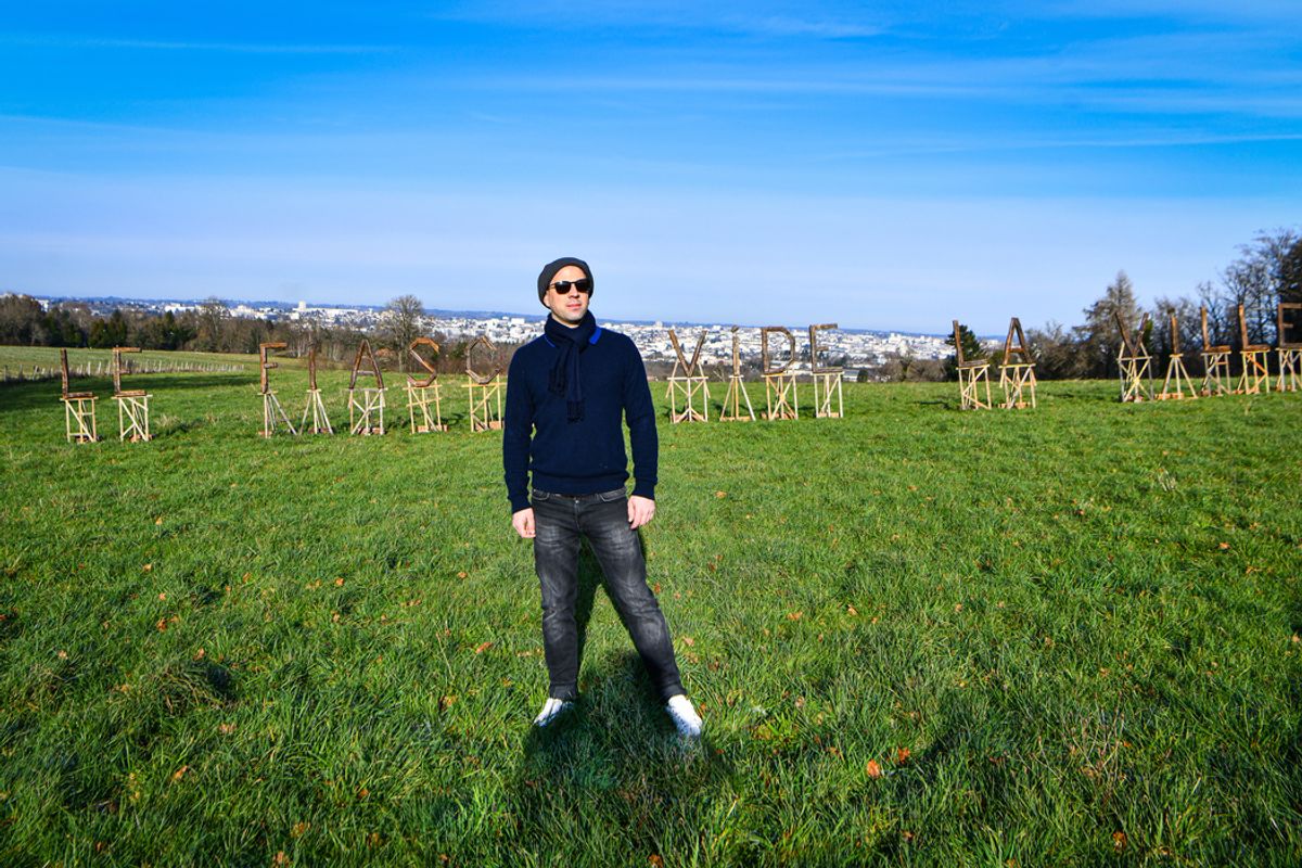 "Le fiasco vide la ville", une performance de l’artiste Baptiste César ...