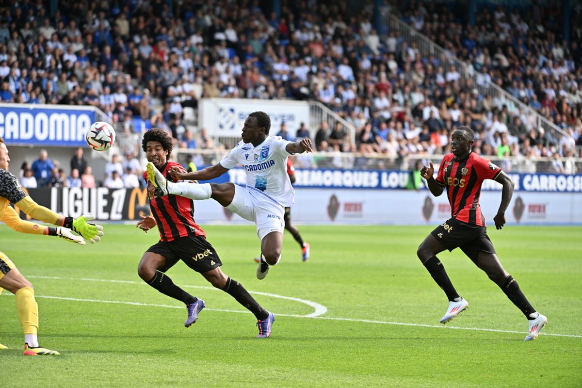 Une première réussie avec l'AJ Auxerre pour Lasso Coulibaly - L'Yonne ...