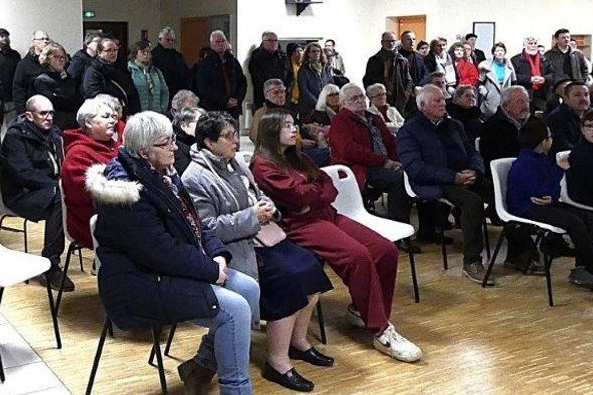 GRON. Panneaux photovoltaïques et voirie à Gron - Le Berry Républicain