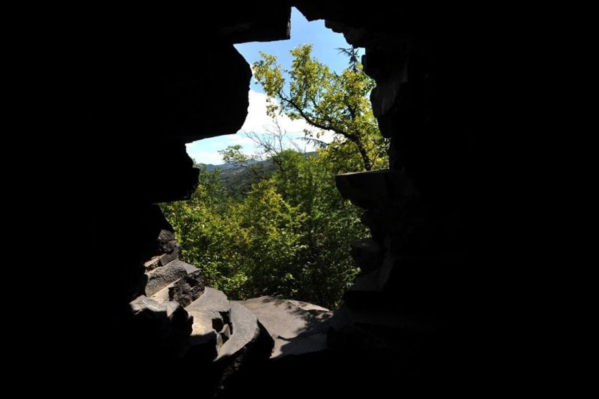Voyage au centre de la terre : l'impressionnante montagne percée - La ...