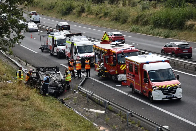 Un mort et deux enfants héliportés après un accident sur l'A71 dans l ...