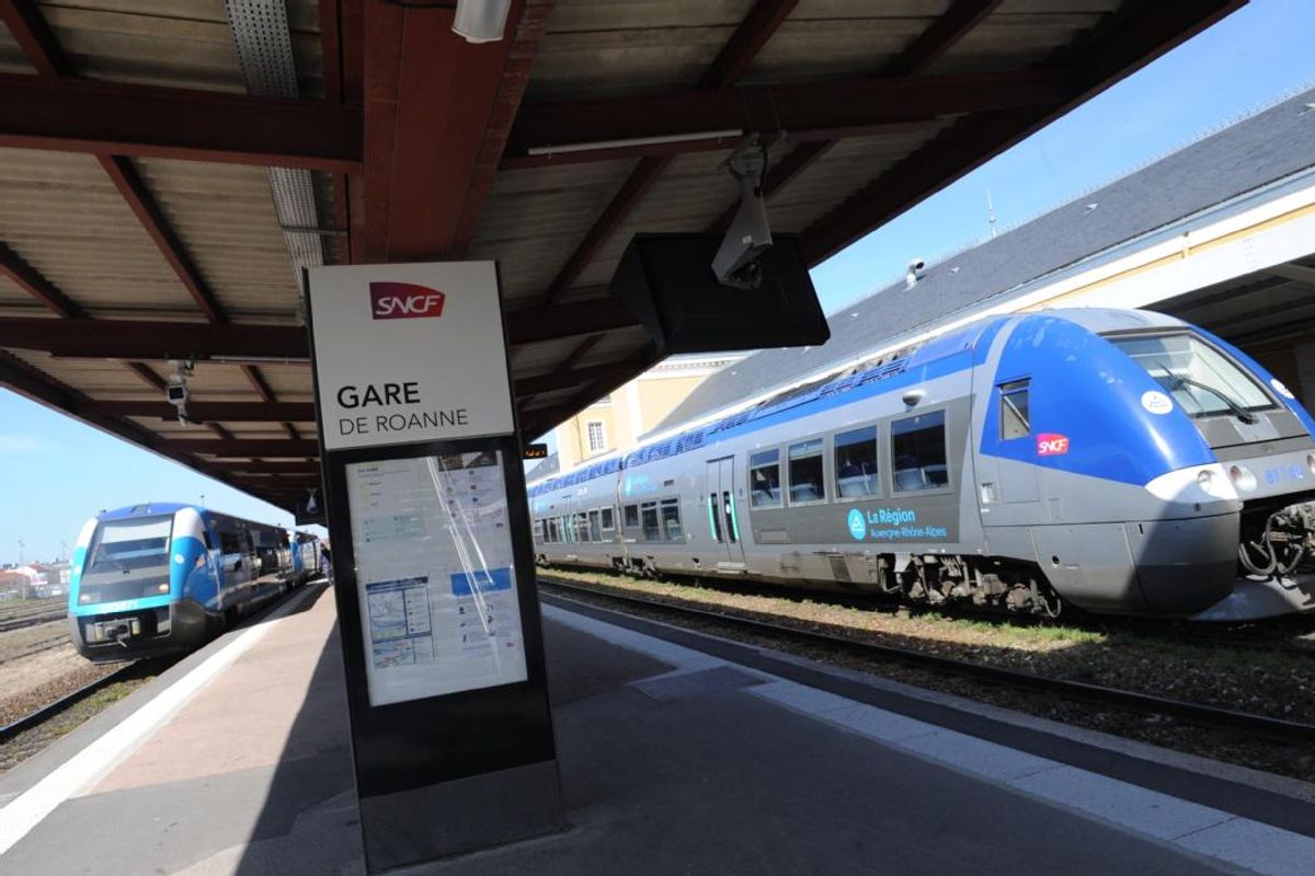 Un quadragénaire s'introduit dans la cabine du conducteur du train Lyon ...