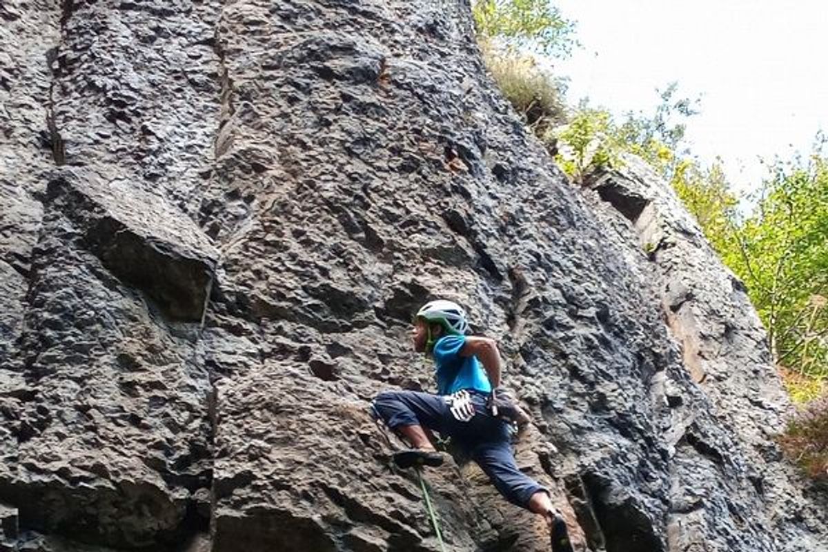 Le club Sancy Grimpe, au Mont-Dore, sur une bonne voie - La Montagne