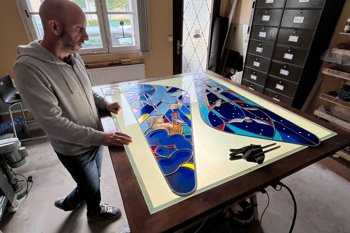 Le maître verrier Vincent Pascal a réalisé un vitrail pour PlayStation ...