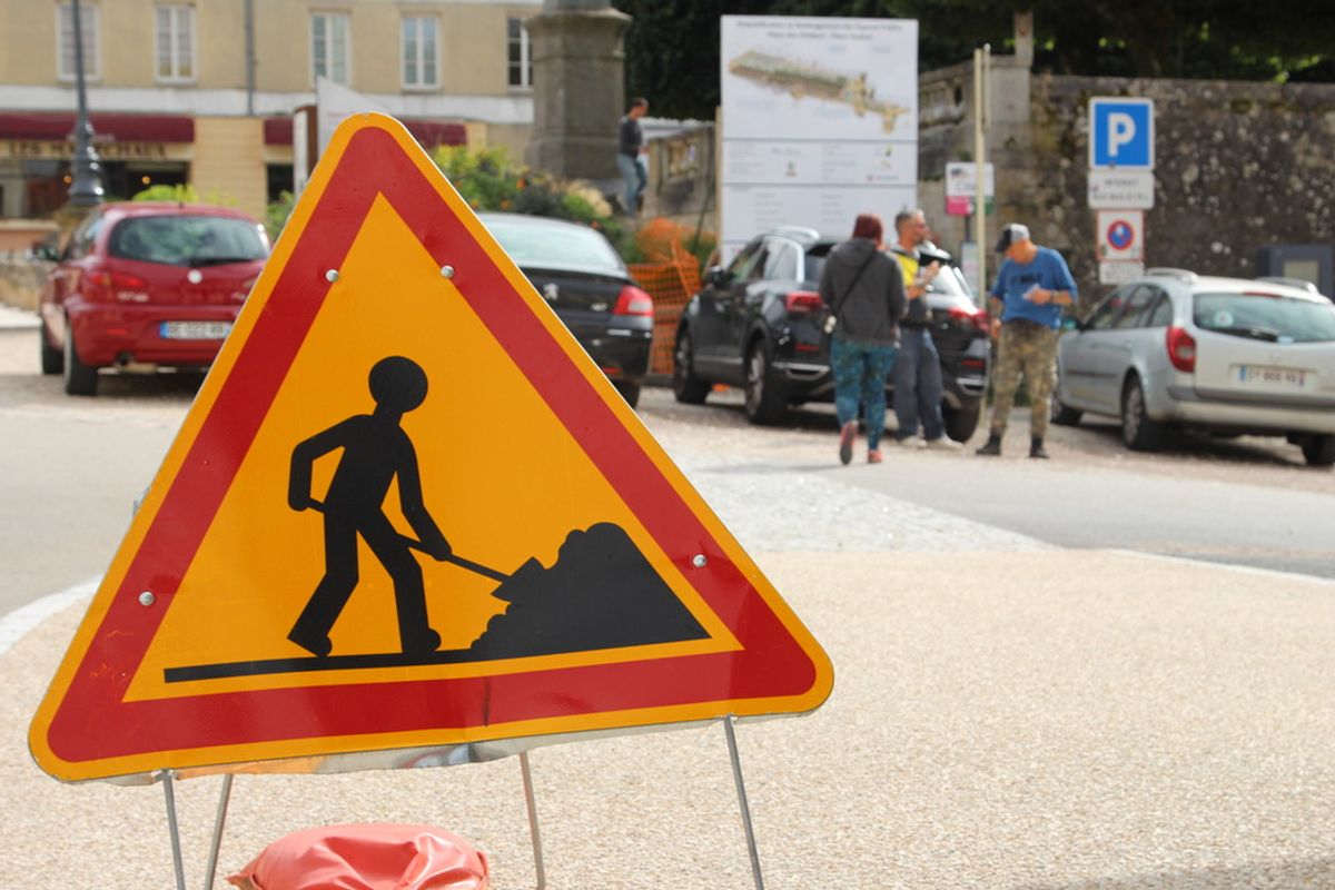 Les travaux vont reprendre place des Odebert à Avallon - L'Yonne ...