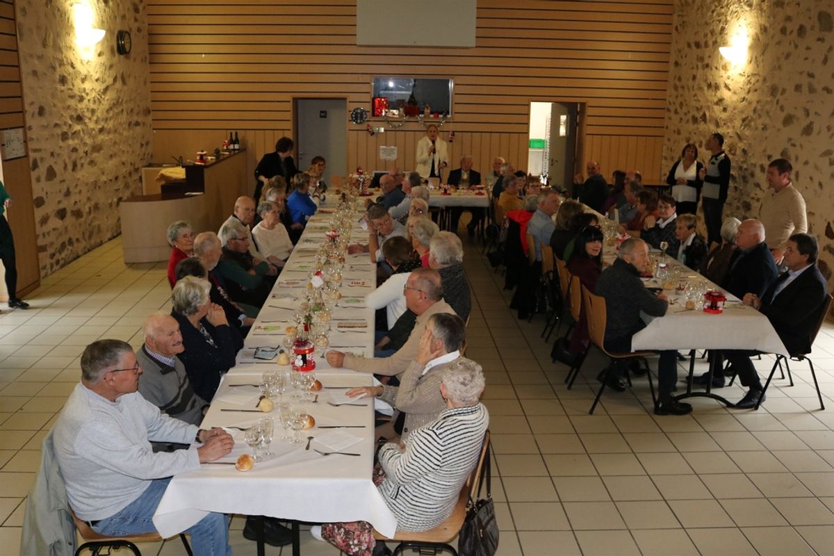 Soixante convives au repas des anciens de Teillet-Argenty, et un point ...