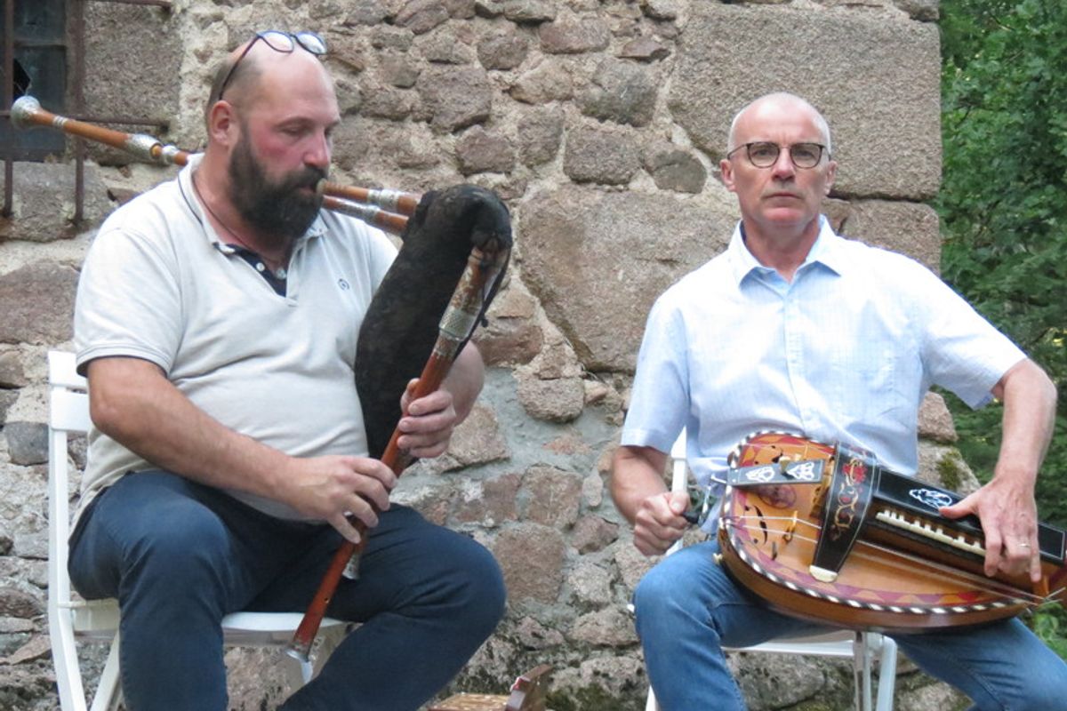 BARRAIS BUSSOLLES. Soirée musicale magique dans la forêt - La Montagne