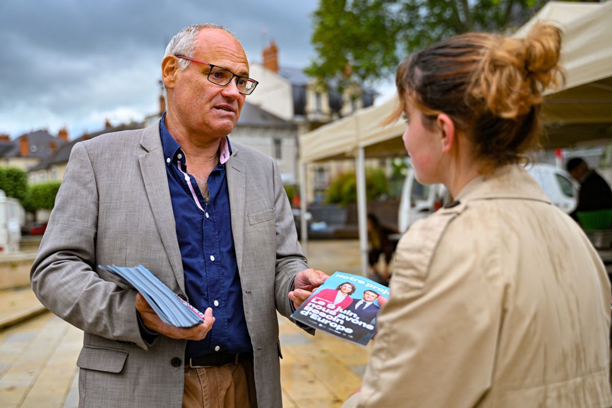 Entre réunions publiques et tractage, à quoi ressemble la campagne des ...