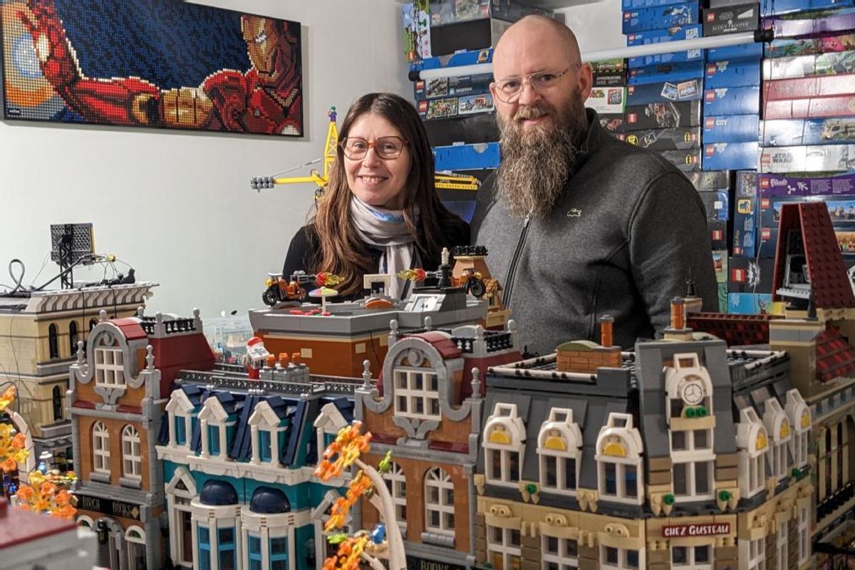 Passionnés de Lego, ils créent leur boîte - Le Pays Roannais