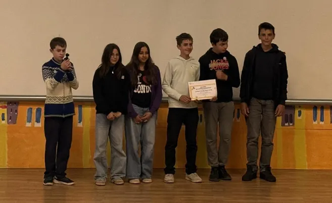 Les éco-délégués du collège ont récupéré leur prix lors de la première ...