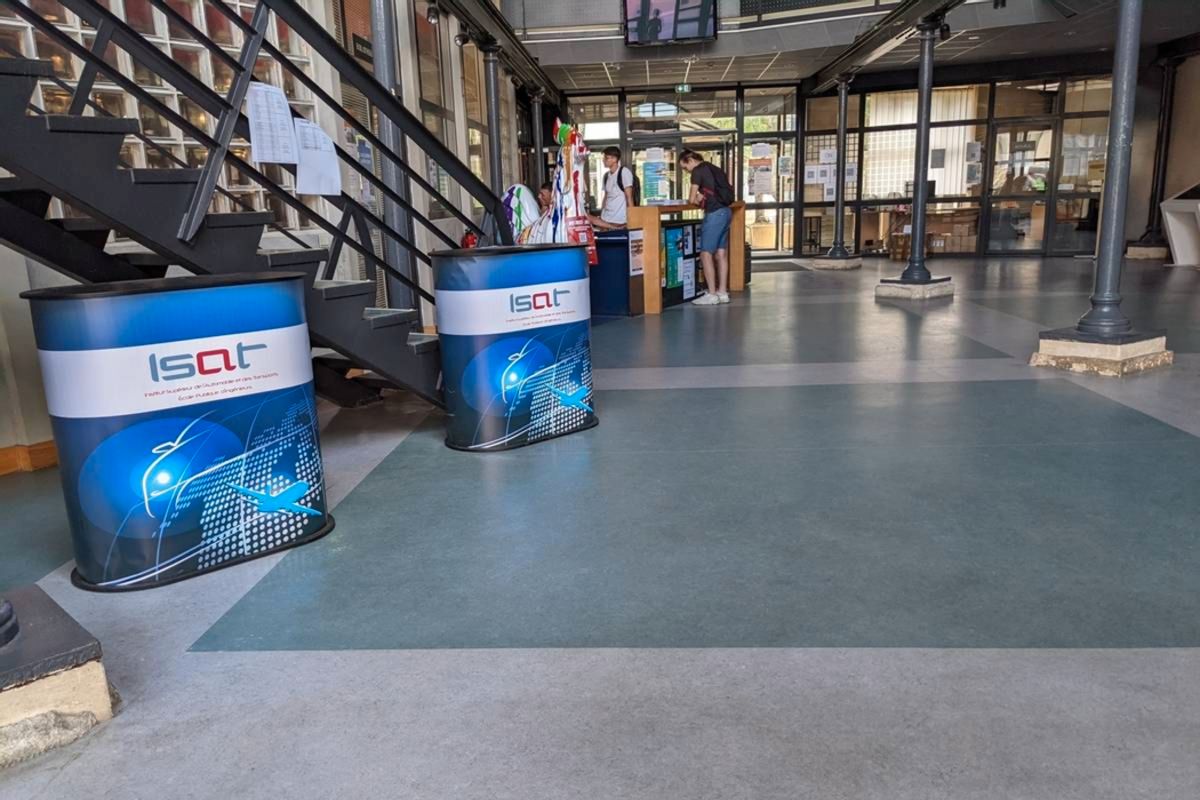 Le nouveau projet de l’Isat d'une voiture aéroportée inspirée de Star ...