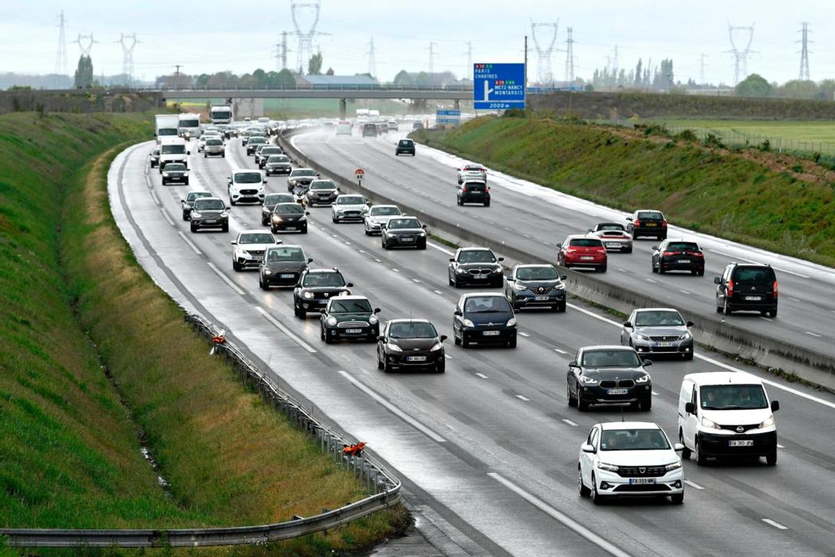 Un week-end très chargé sur l'autoroute A10 à hauteur d'Orléans - La ...