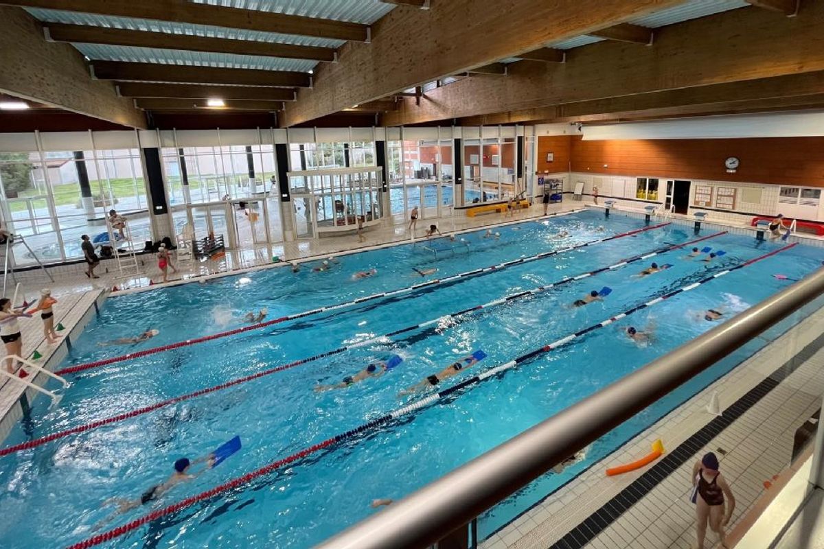 La carte saison des piscines de Loire-Forez devient payante - Le Pays ...