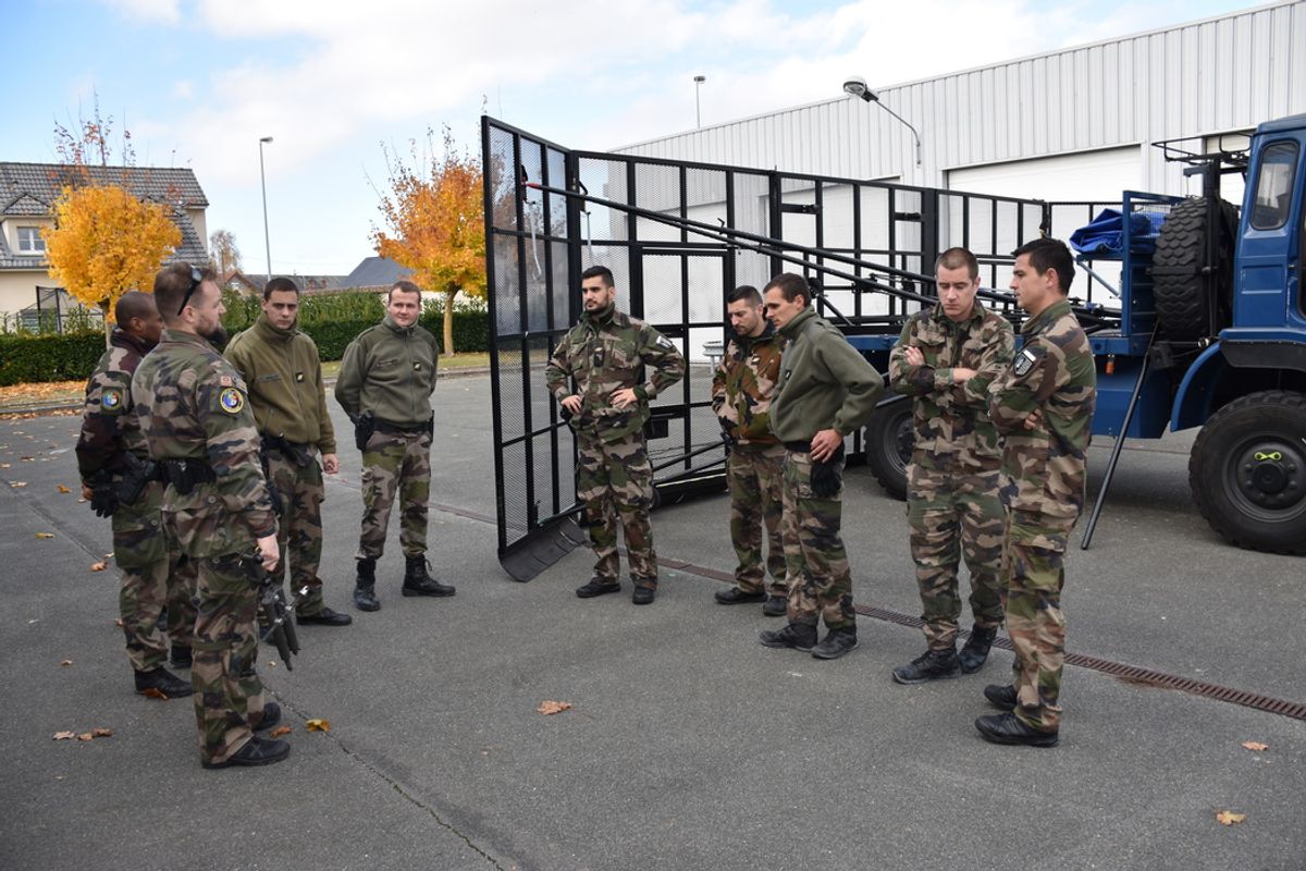 Un escadron de gendarmerie mobile, c'est quoi ? - La République du Centre