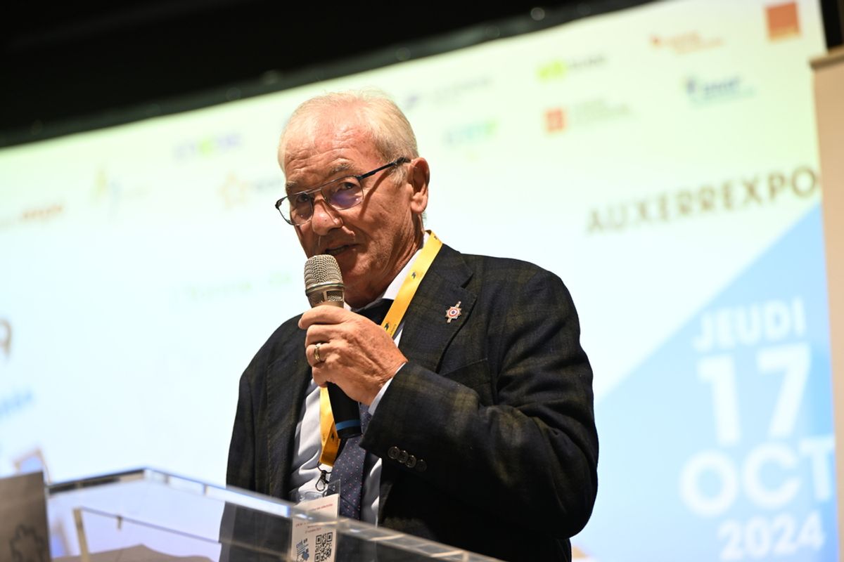 Exclu du RN après des propos racistes, le député de l'Yonne Daniel ...