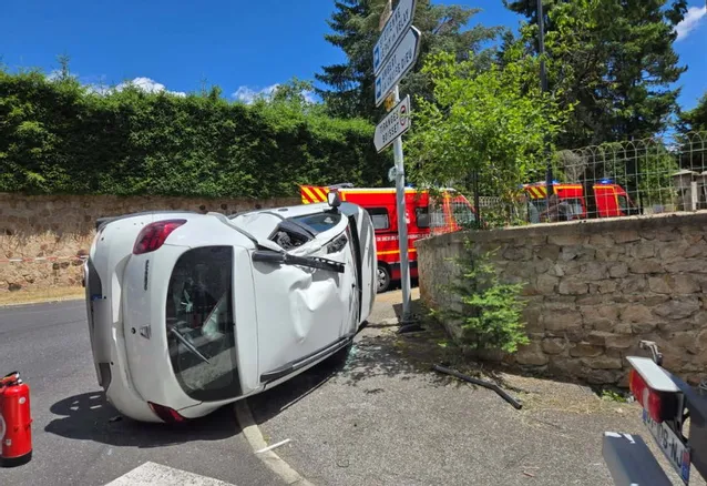 Une spectaculaire collision entre une voiture et un camion-citerne à Craponne-sur-Arzon - L ...