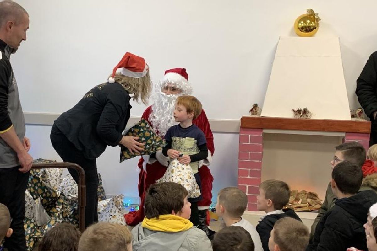 TREMBLAY LES VILLAGES. Le père Noël est déjà passé au FC Tremblay - L ...