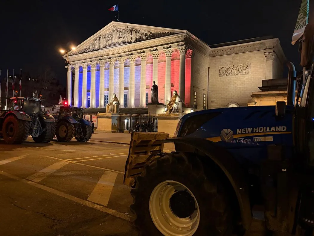 Des agriculteurs de la FNSEA et des JA du Loiret sont montés à Paris ...