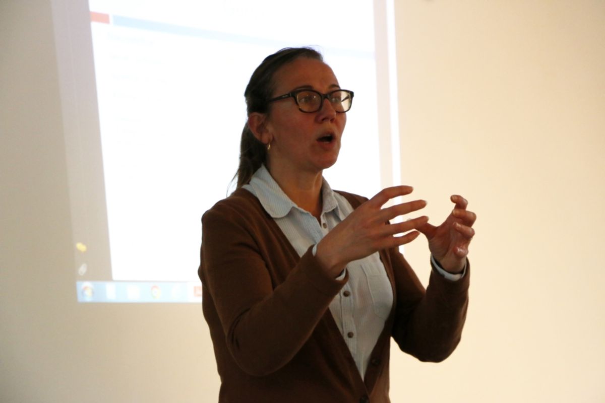 Aurélie Berger défend son projet pour le camp de Chemilly - L'Yonne ...