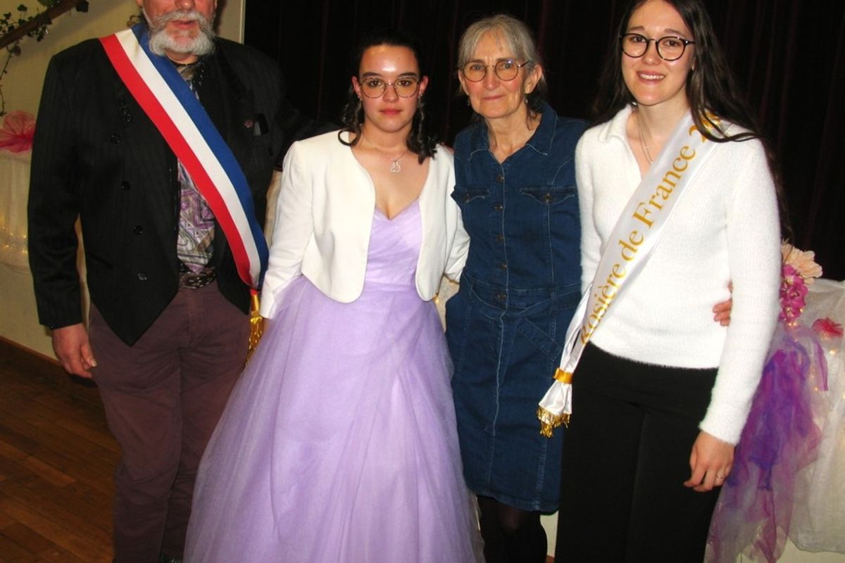 BEAUMONT LES AUTELS. Élodie Morice a été couronnée Rosière - L’Écho ...