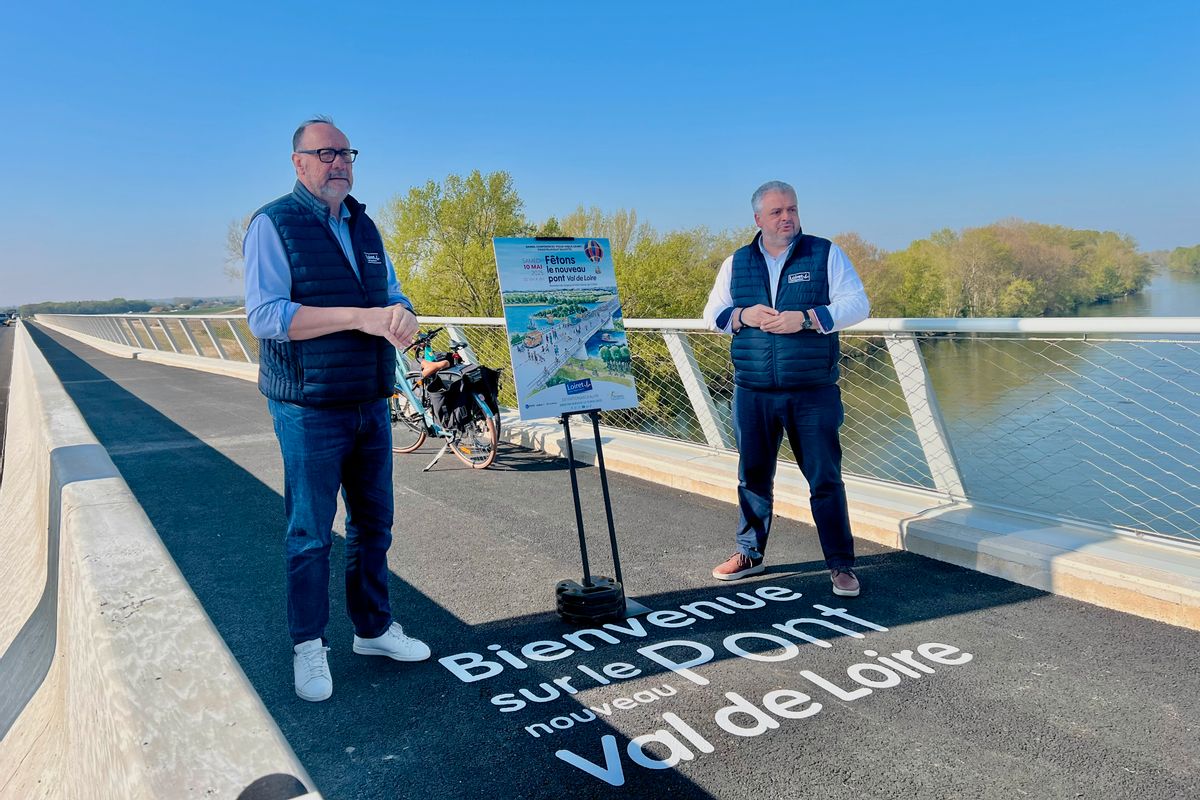 "Bienvenue sur le nouveau pont Val-de-Loire", la voie de déviation de ...