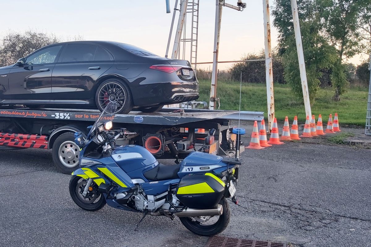 Un Allemand contrôlé à 233km/h sur l'A71 à Faverdines, sa Mercedes ...