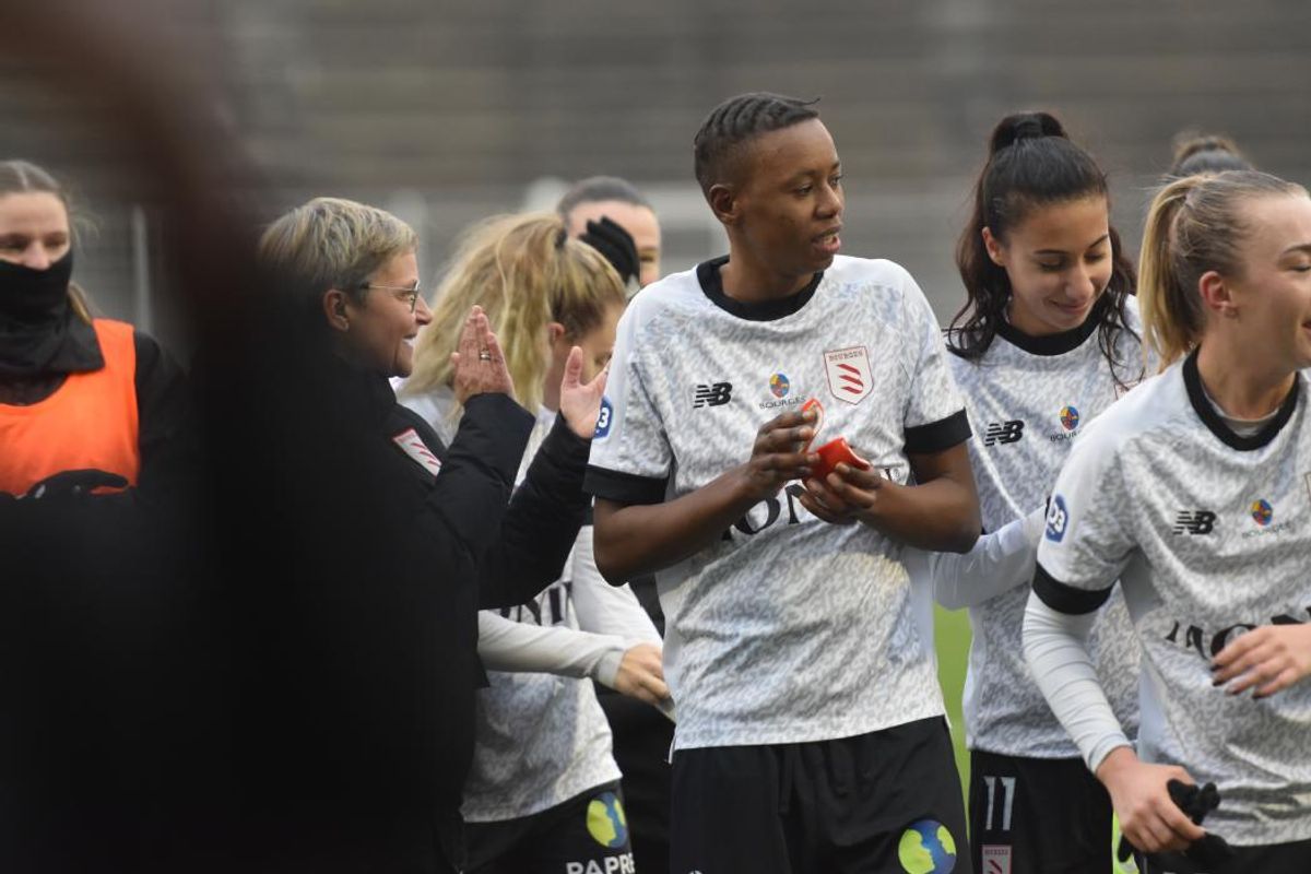 Division 3 féminine : le Bourges FC sur le podium après sa victoire ...