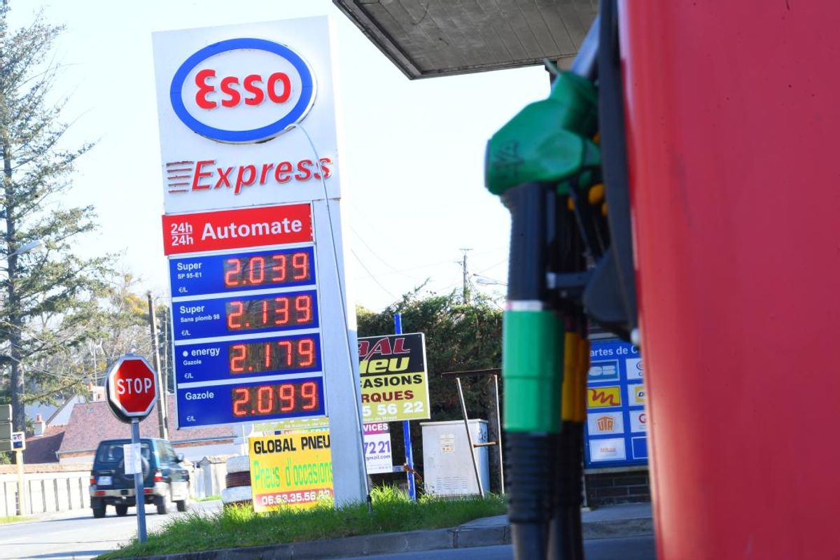 Blocage des raffineries : le gouvernement demande la réquisition des personnels d'Esso ...