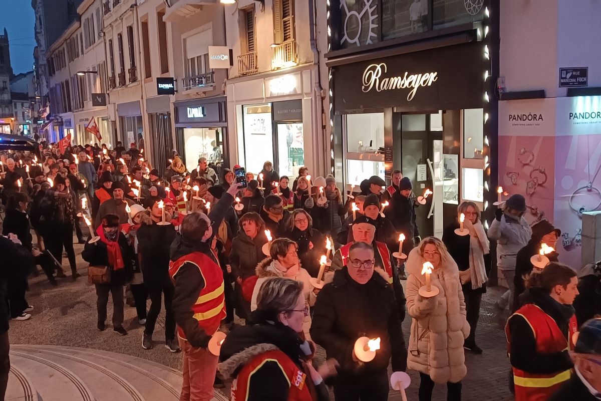 120 manifestants ont fait "flamboyer leurs retraites" dans le centre de ...