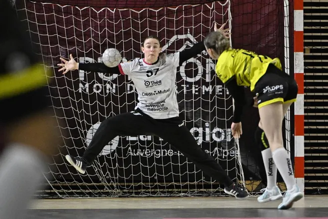 Handball : Laura Portes, Volcanique une saison de plus avec le HBCAM 63 ...