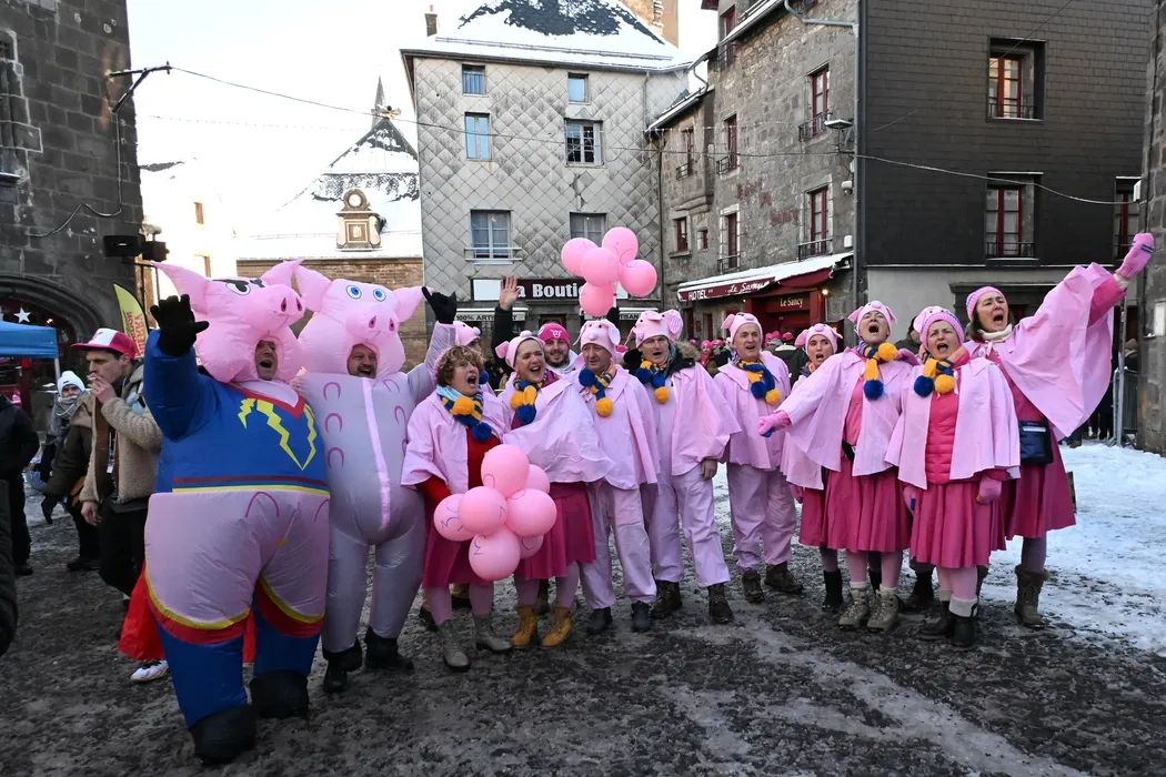 Pourquoi chaque année, la Saint-Cochon de Besse attire des milliers de ...